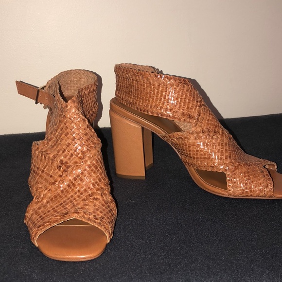 H by Halston | Shoes | H Halston Weave Tan Sandals Size 75m | Poshmark